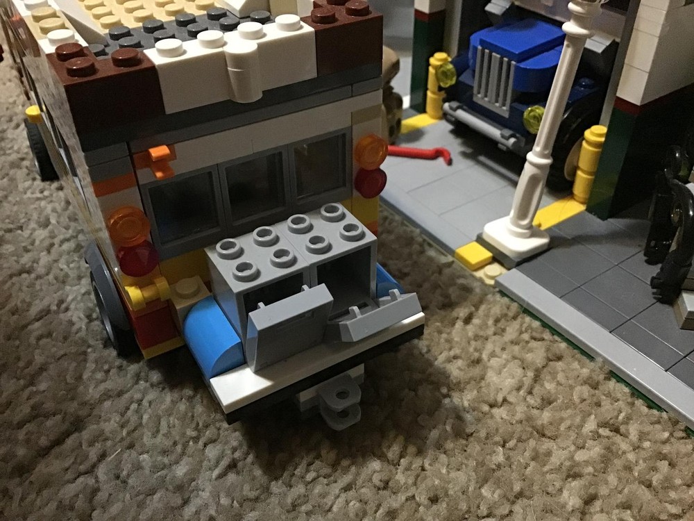 Lego Moc Driving Camper By Orbcreations Rebrickable Build With Lego