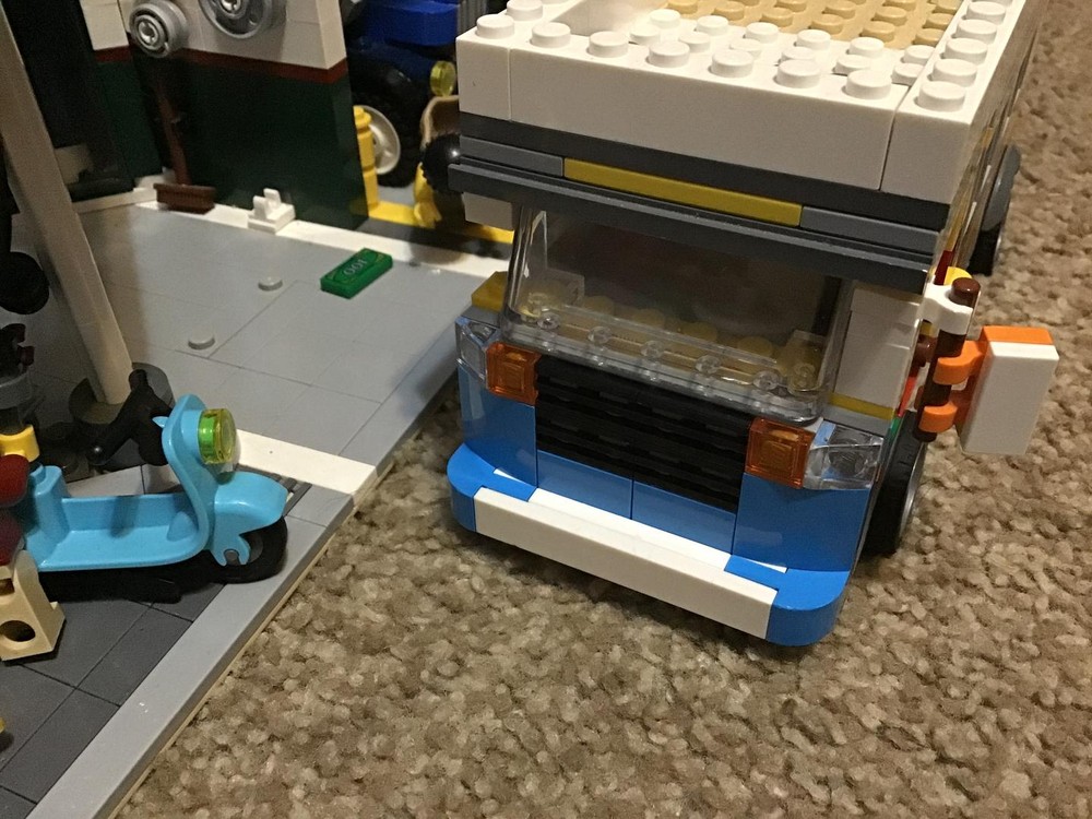 Lego Moc Driving Camper By Orbcreations Rebrickable Build With Lego