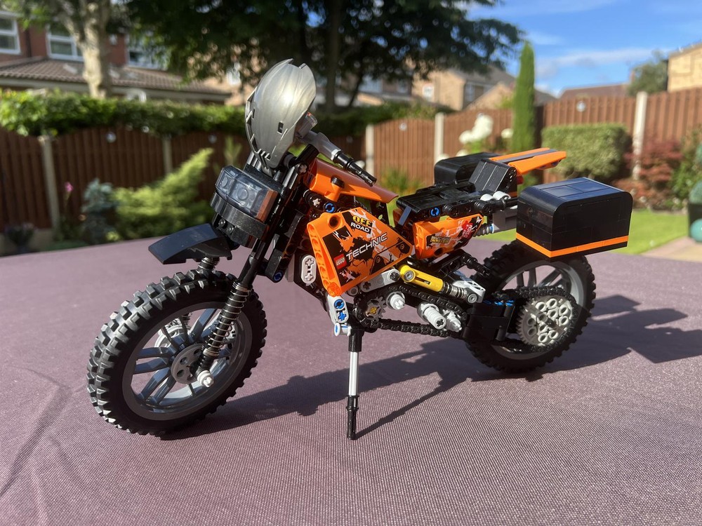 LEGO MOC Travel Enduro Motorcycle by s90sml | Rebrickable - Build with LEGO