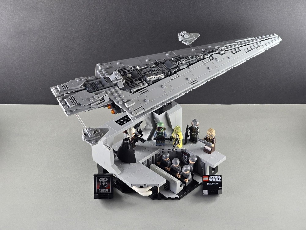 LEGO MOC Diorama Display Stand for 75356 Executor by Tile-(R)-Tom ...