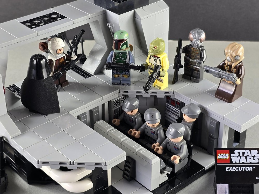 LEGO MOC Diorama Display Stand for 75356 Executor by Tile-(R)-Tom ...