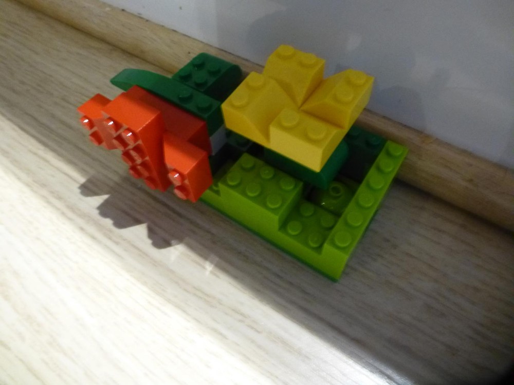 LEGO MOC Bush with flowers by CornierJungle | Rebrickable - Build with LEGO