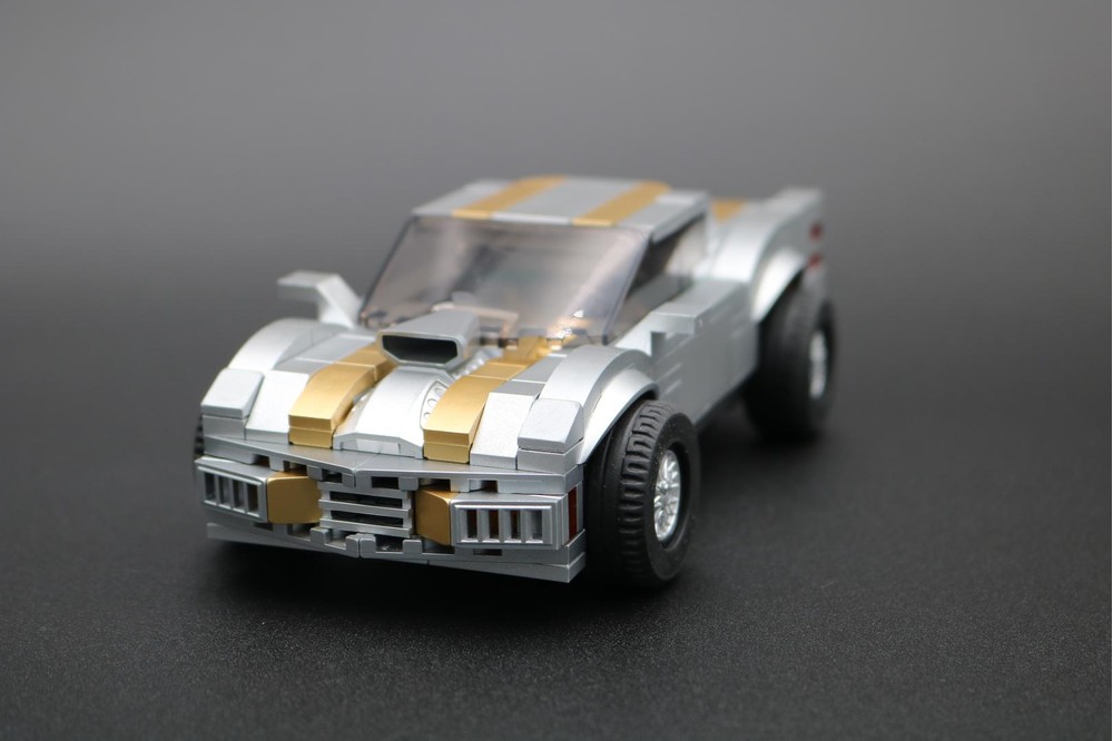 LEGO MOC Millenium Bolt by Brick_Lizard | Rebrickable - Build with LEGO