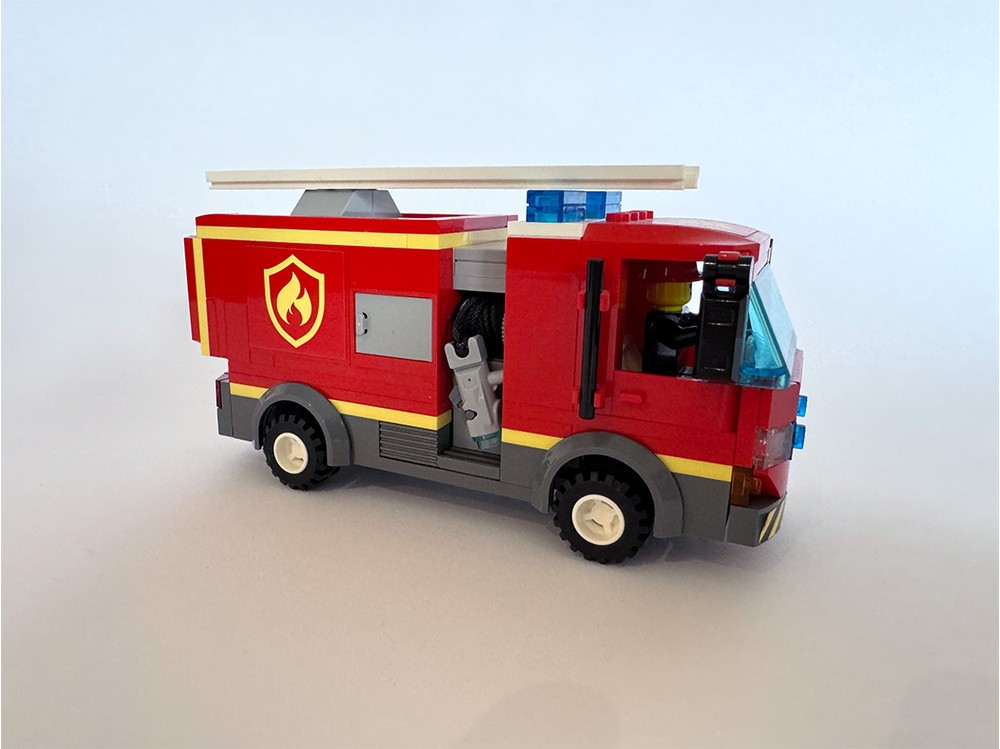 LEGO MOC Fire Truck (60214 MOD) by HDbrix | Rebrickable - Build with LEGO