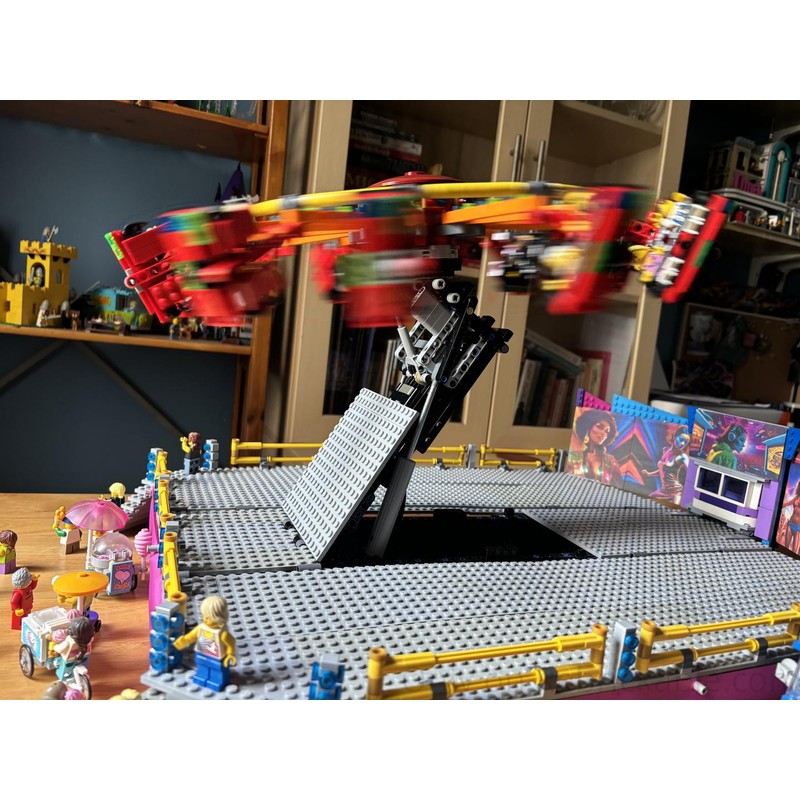 LEGO MOC TipTop Fairground Ride by Gdale | Rebrickable - Build with LEGO