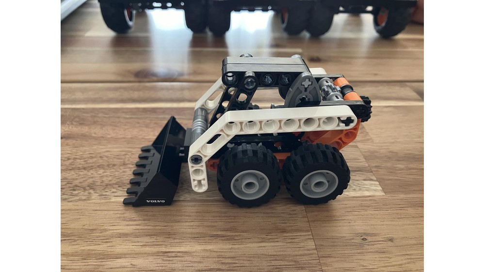 LEGO MOC Bobcat S66 Skid Steer and T66 Tracked Loader (8418 Mod) by ...