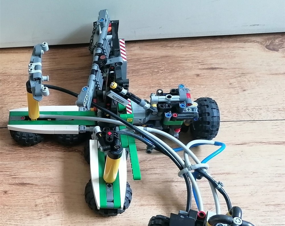 LEGO MOC 42080 alternate build flight simulator by Phoenix_Saika ...