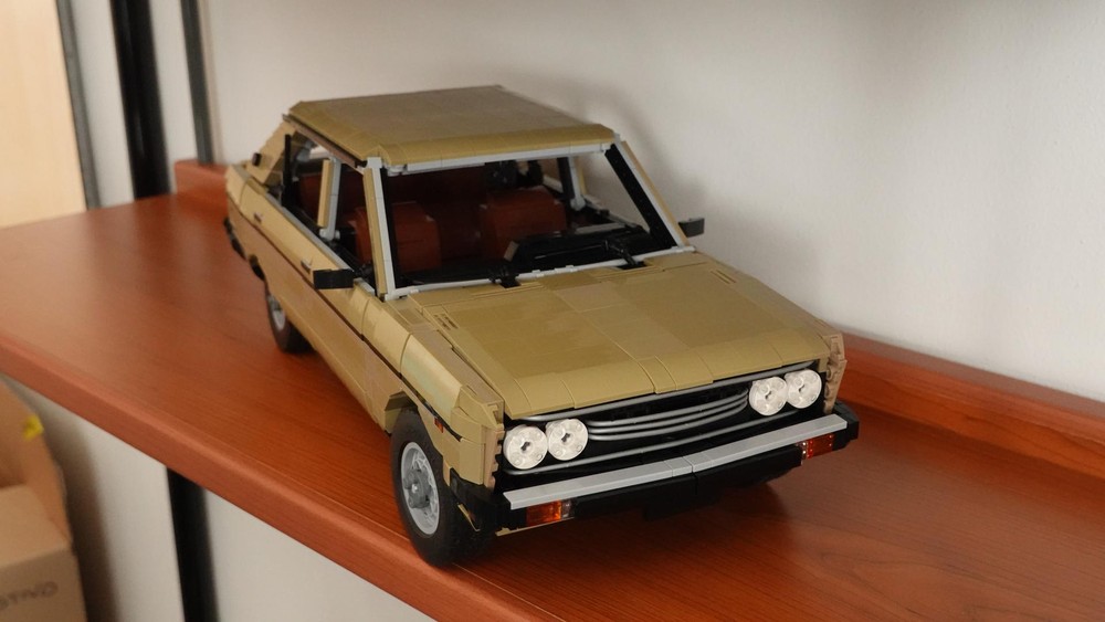 LEGO MOC Fiat 131 Mirafiori by Aquil8 | Rebrickable - Build with LEGO