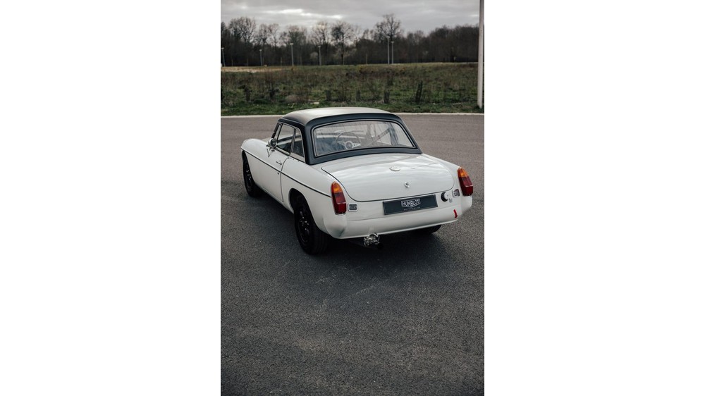 LEGO MOC MG MGB Sebring - Roadster (8-Wide) by Paul_Emploi ...