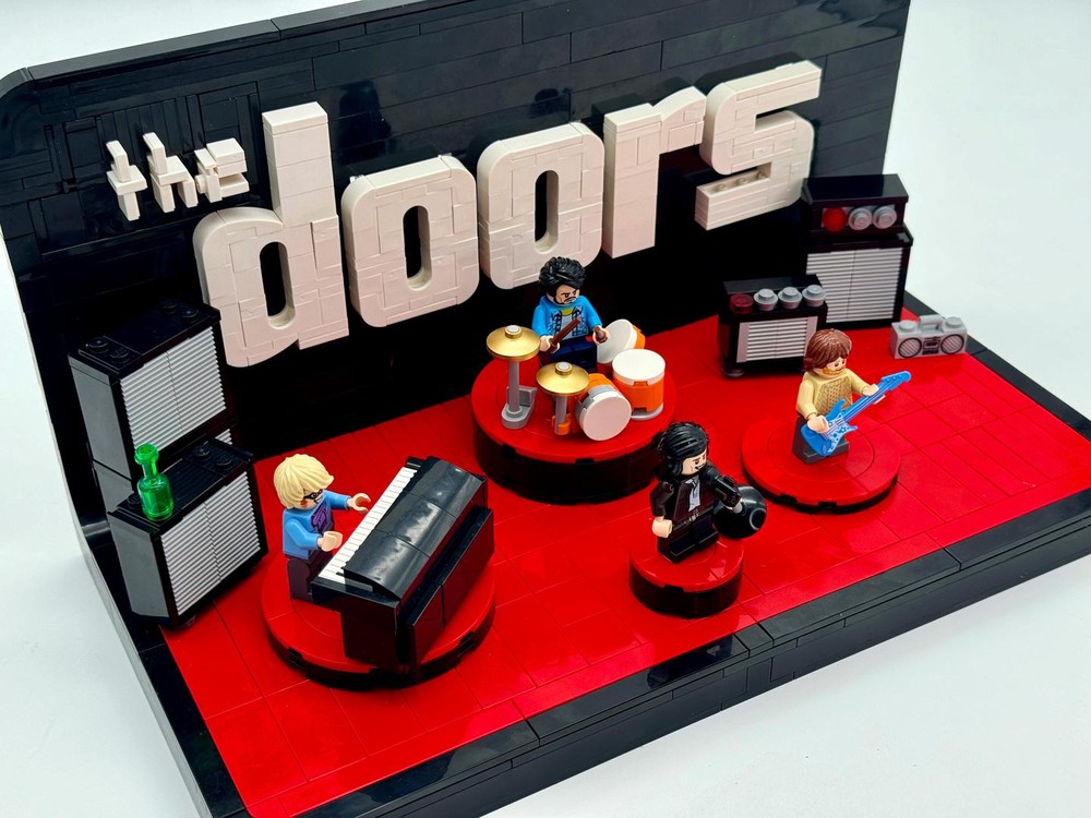 Lego Moc The Doors Diorama By Ibrickeditup Rebrickable Build With Lego