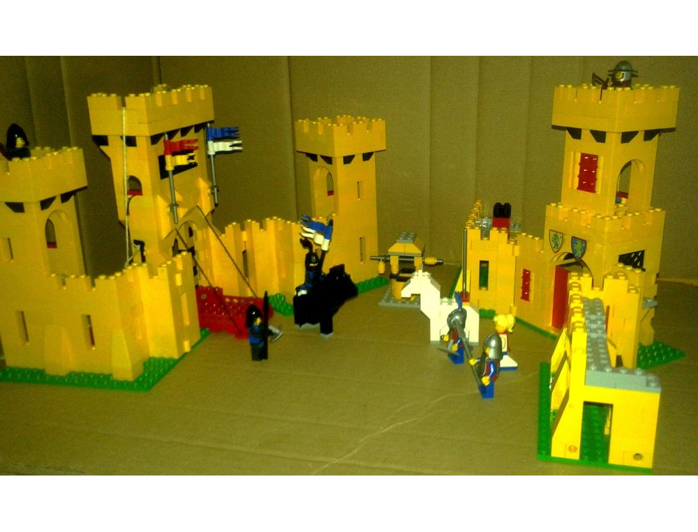 LEGO MOC 375-2 Classic Yellow Castle Updated by spinox | Rebrickable ...