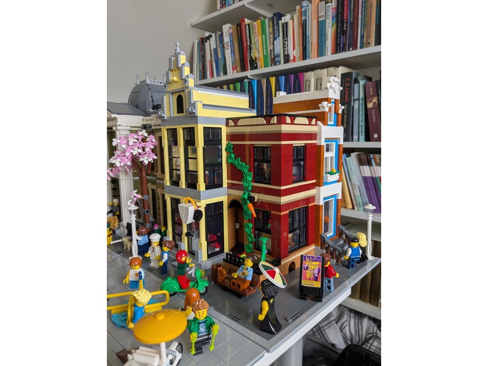 LEGO MOC Fred's Fries & Gina's Grocery (alt build of Jazz Club - 10312 ...