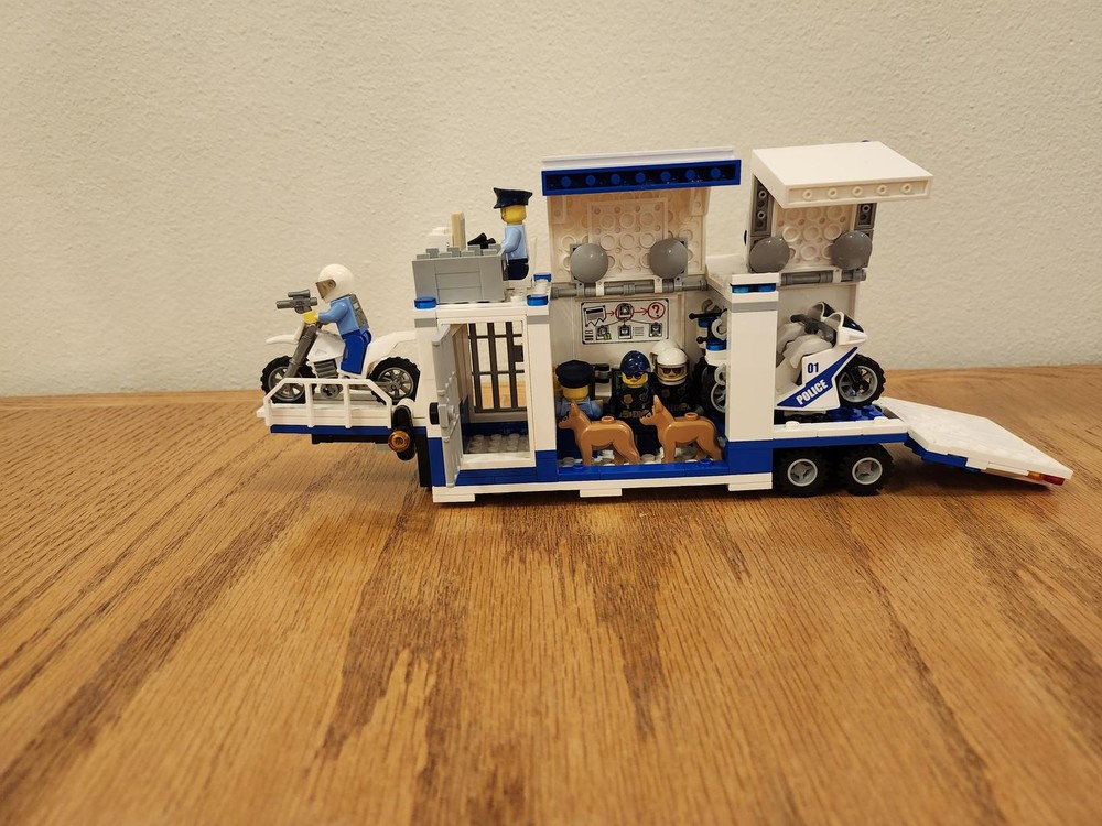 Lego Moc Mobile Command Center Upgrade By Mewthree2442 Rebrickable