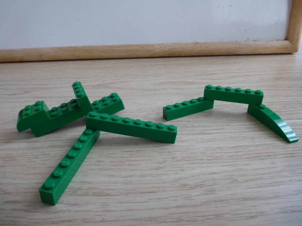 LEGO MOC Bulbasaur pokemon by CornierJungle | Rebrickable - Build with LEGO