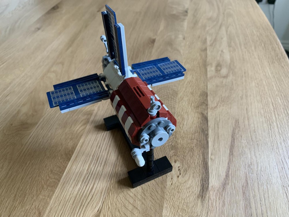 LEGO MOC Salyut 7 – 1:110 by JonHull | Rebrickable - Build with LEGO