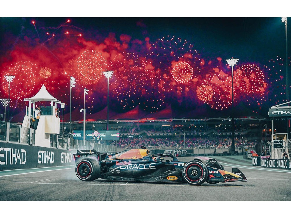 LEGO MOC Max Verstappen's Oracle Red Bull Racing RB19 Pull Back Formula ...