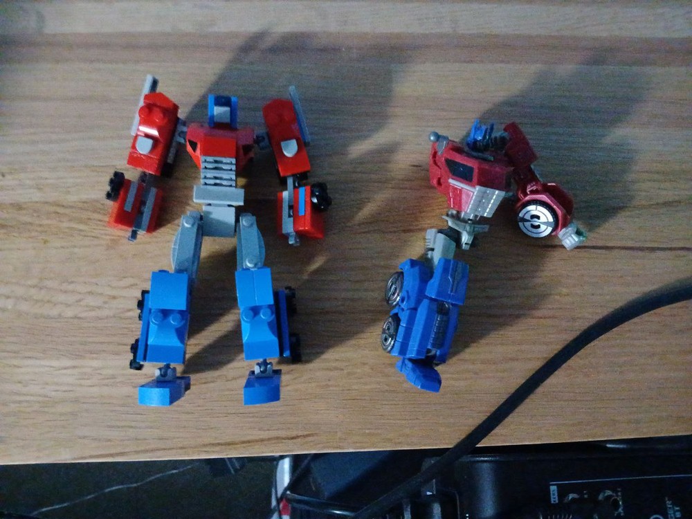 LEGO MOC transformers fall of cybertron optimus prime (TRANSFORMABLE ...