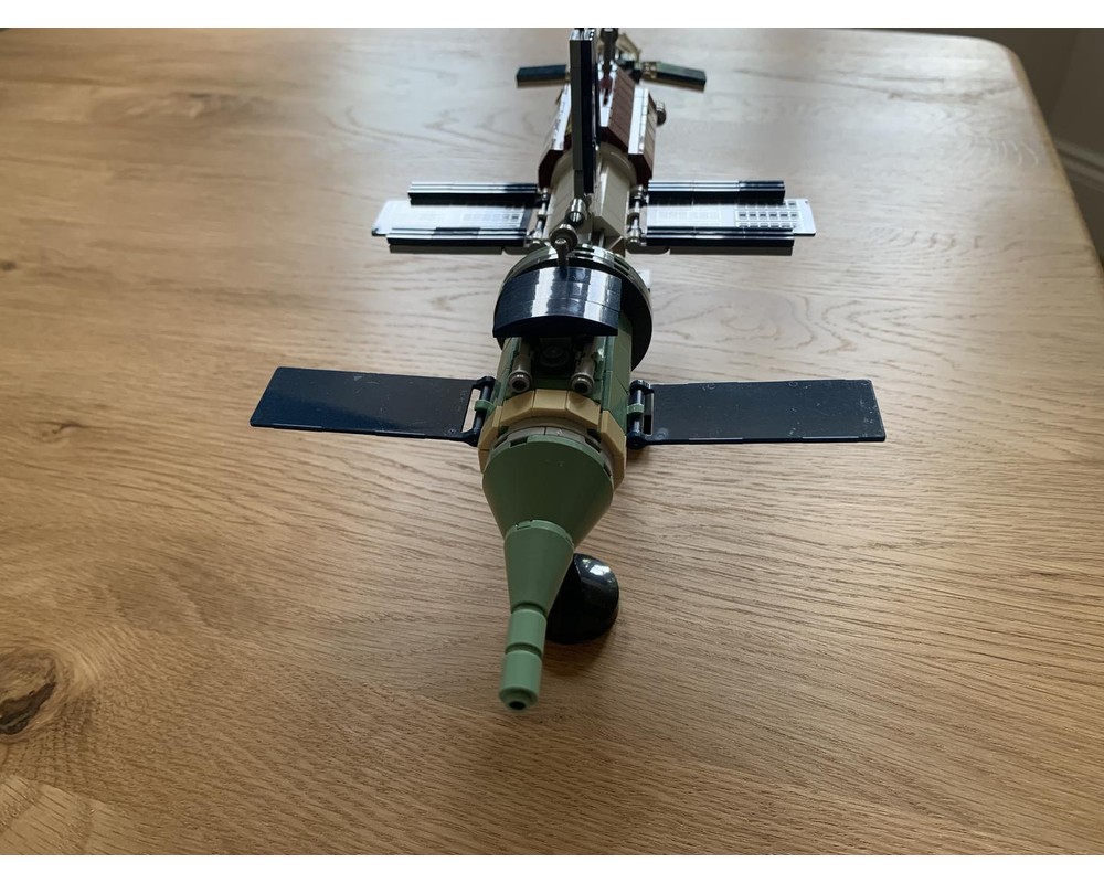 LEGO MOC Salyut 7 docking – 1:110 by JonHull | Rebrickable - Build with ...