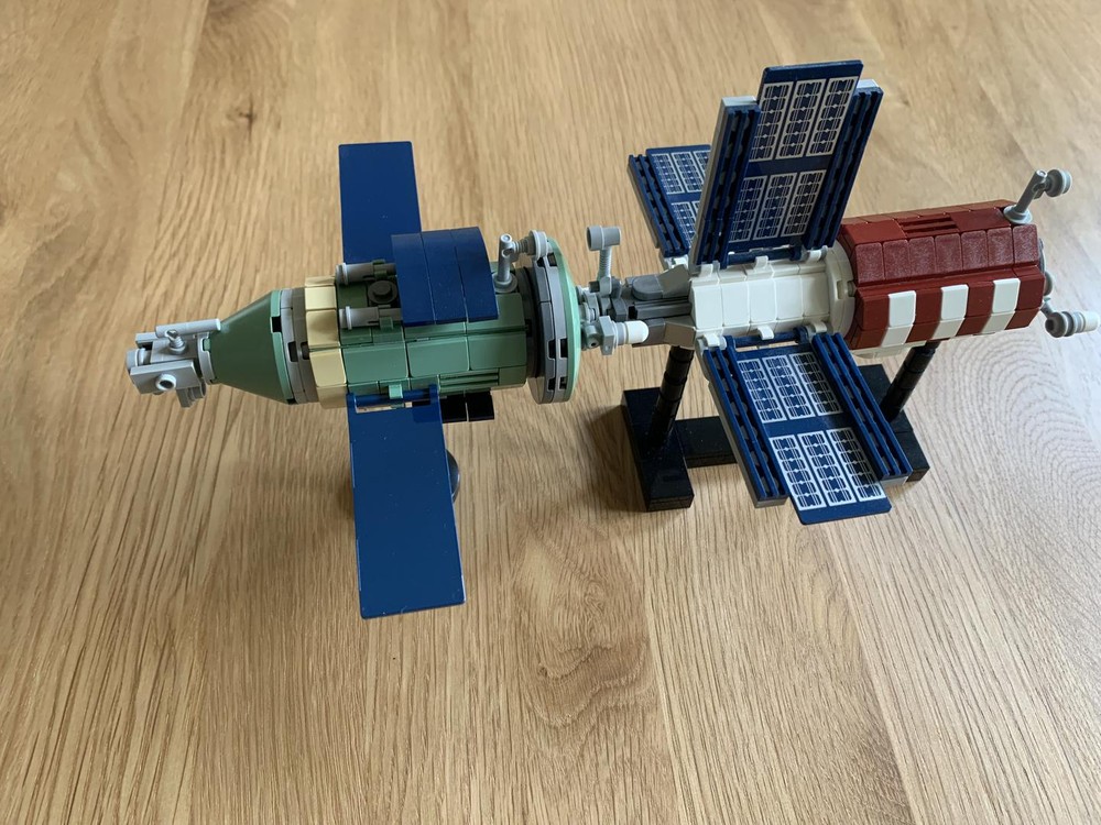 Lego Moc Salyut 7 Docking 1110 By Jonhull Rebrickable Build With