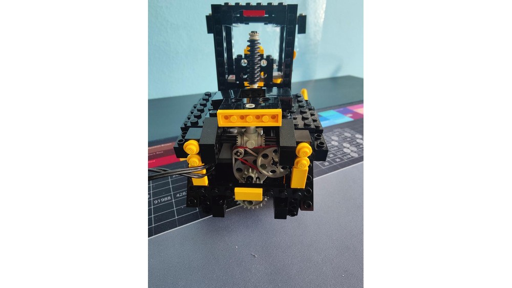 LEGO MOC 8082 E Model - Motorized Articulated Street Sweeper by ...