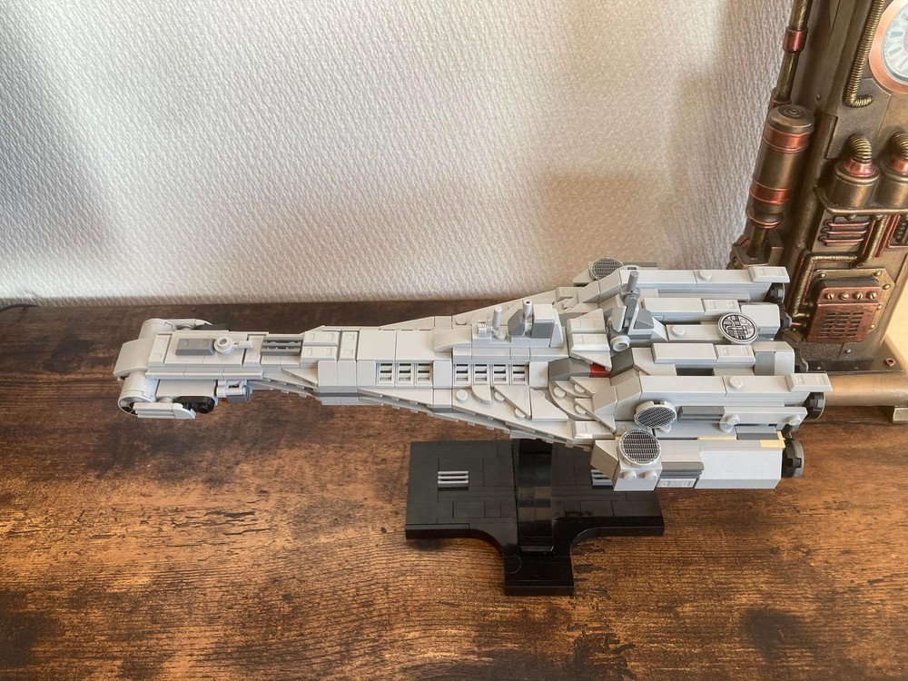 LEGO MOC Galactic Starcruiser Halcyon Midi Scale by CreationCaravan ...