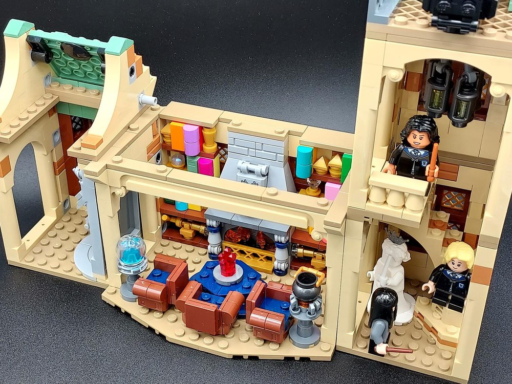 LEGO MOC Ravenclaw Stairwell by TrevorToad | Rebrickable - Build with LEGO