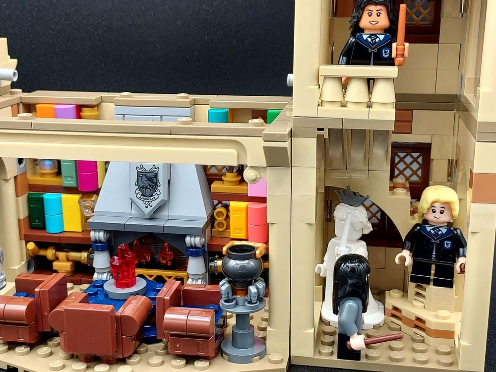 LEGO MOC Ravenclaw Stairwell by TrevorToad | Rebrickable - Build with LEGO