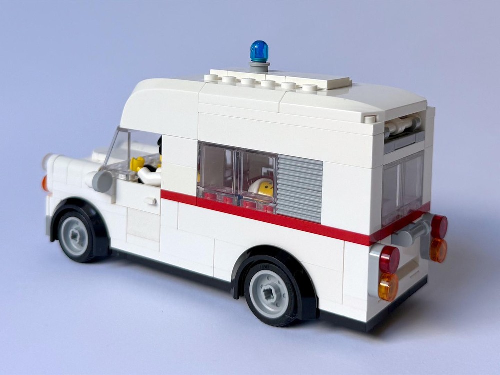 LEGO MOC Ambulance by HDbrix | Rebrickable - Build with LEGO