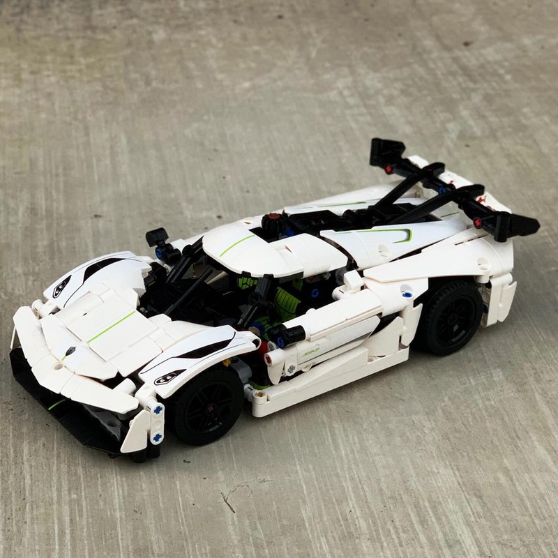 LEGO MOC Koenigsegg Jesko Attack (42184 Mod) by QuattroBricks ...