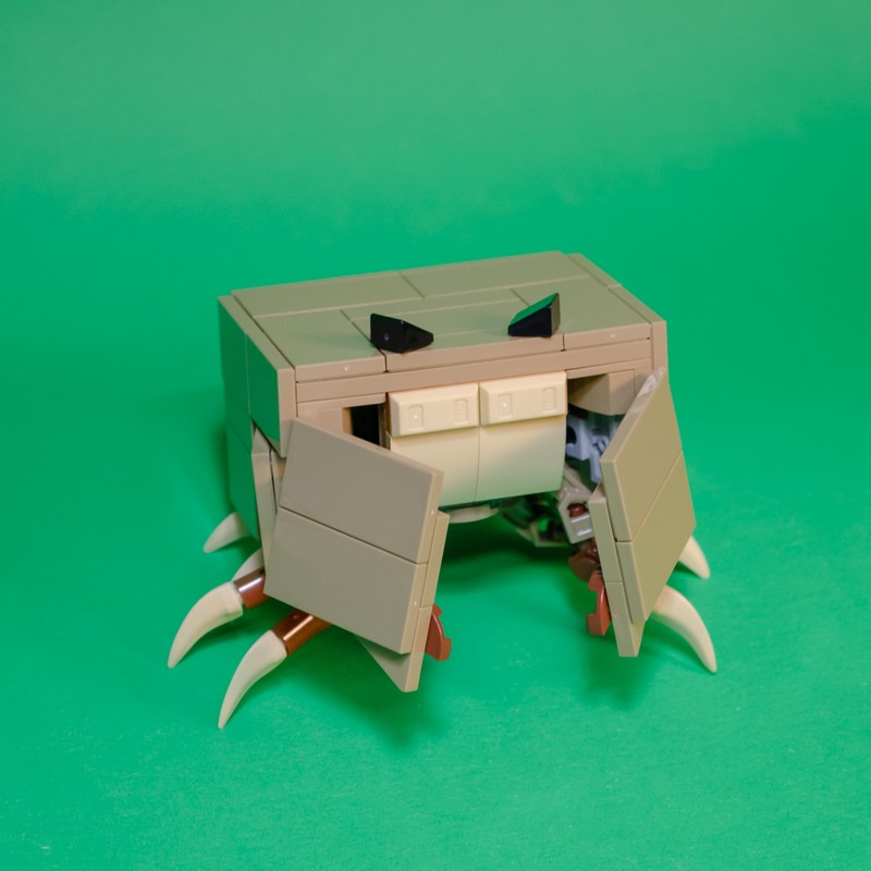 LEGO MOC Cardboard Box Crab by moptoptrev | Rebrickable - Build with LEGO
