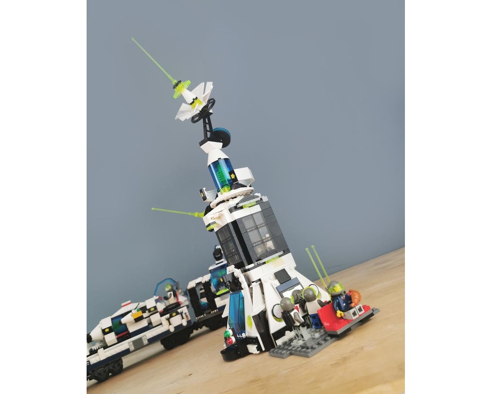 LEGO MOC Explorien Train by BrickVink | Rebrickable - Build with LEGO