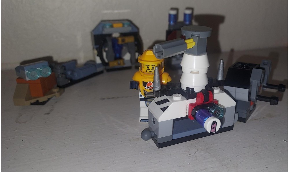 LEGO MOC Space Outpost by chinzilla | Rebrickable - Build with LEGO