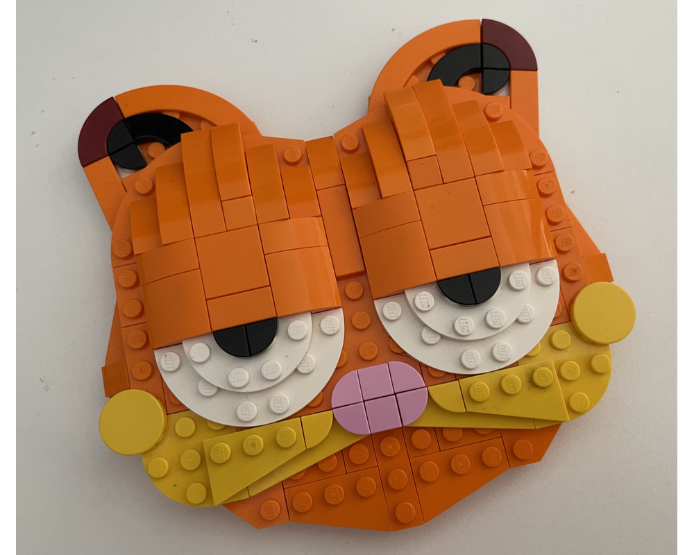 LEGO MOC Garfield by Meesterbram | Rebrickable - Build with LEGO