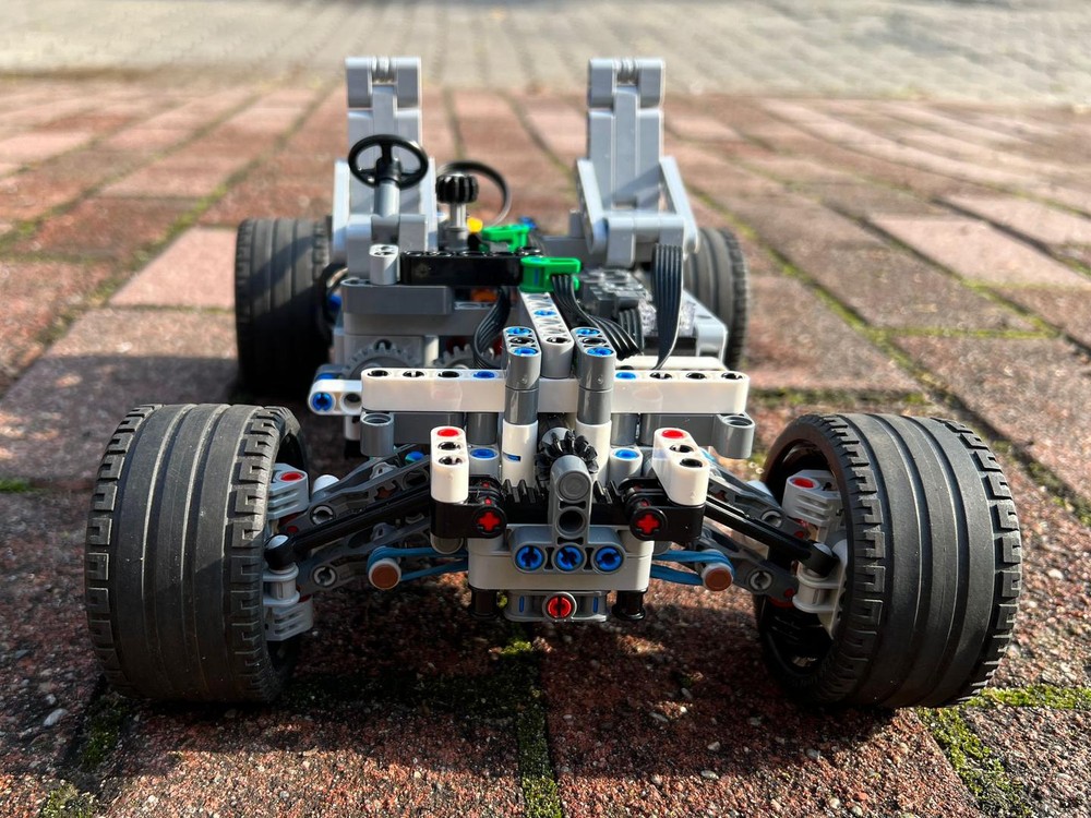 LEGO MOC FAST RC CHASSIS RWD by TECHNIC_RC_GARAGE | Rebrickable - Build ...