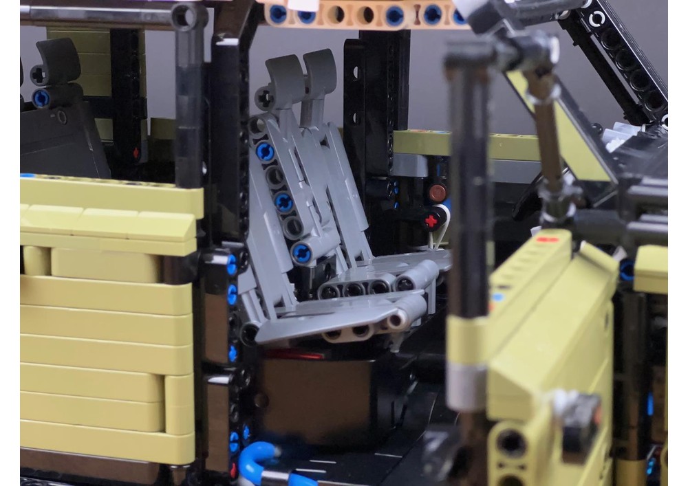 LEGO MOC Front jump seat for 1:10 Land Rover Defender 110 RC MOC by ...