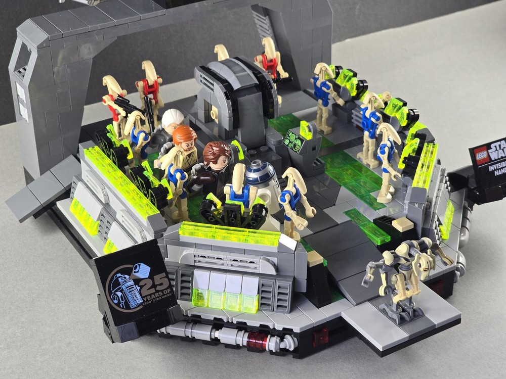 LEGO MOC Diorama Display Stand for 75377 Invisible Hand by Tile-(R)-Tom ...