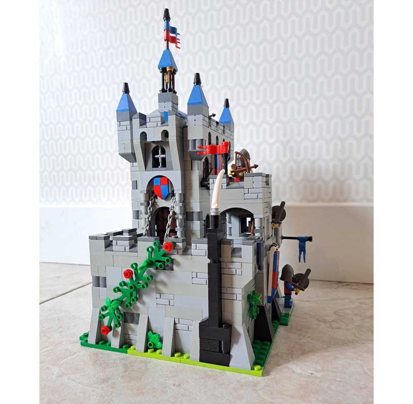 Lego Moc Impenetrable Dungeon By Midibricks Rebrickable Build With Lego