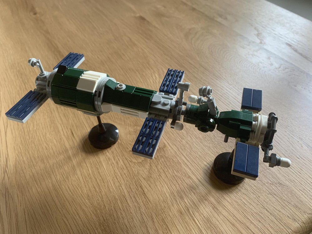 Lego Moc Salyut 1 Docking 1110 By Jonhull Rebrickable Build With