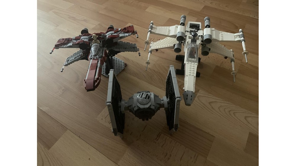 LEGO MOC Ahsoka Tano's X Wing - 75362 alternative by zsoltom ...