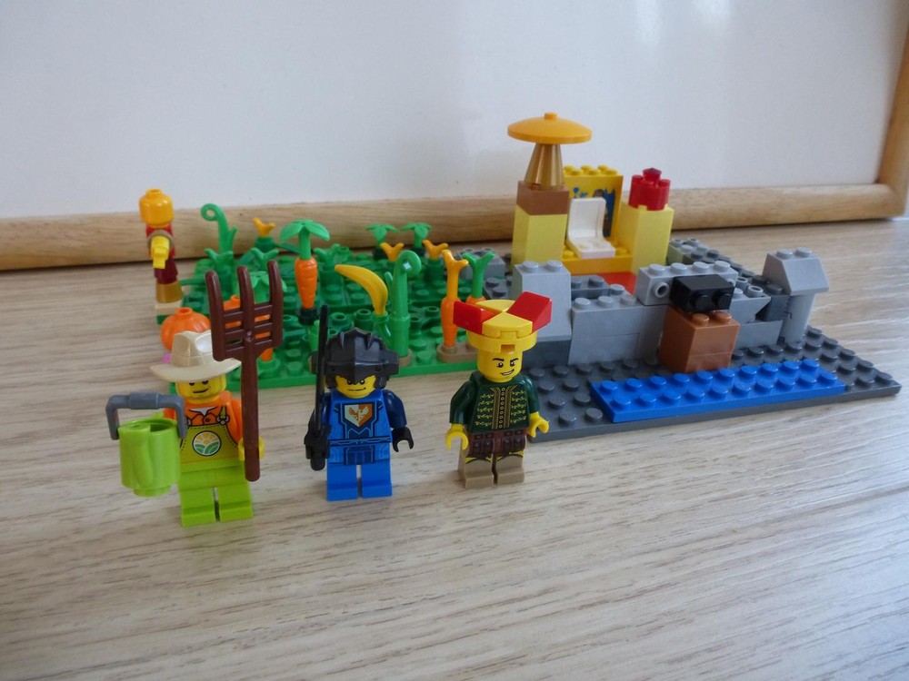 LEGO MOC Mini castle and garden by CornierJungle | Rebrickable - Build ...