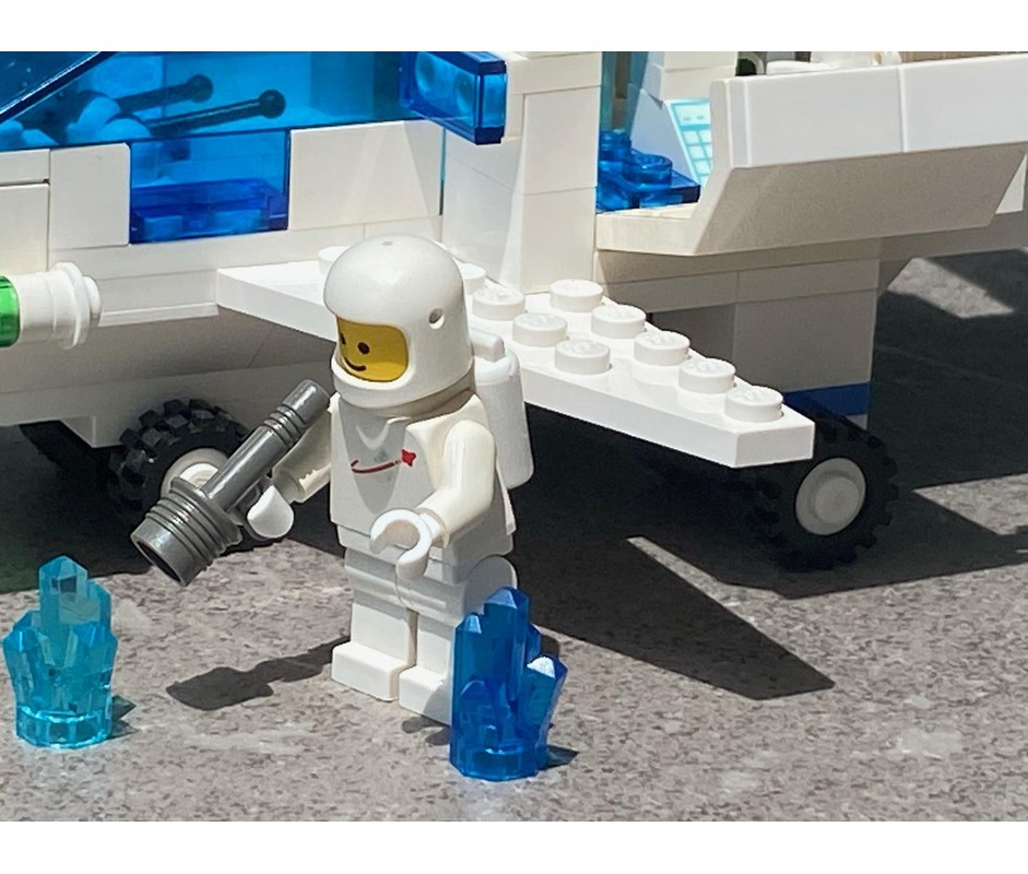 LEGO MOC Chad's Secret Spaceship by lu.tu.blacktron | Rebrickable ...