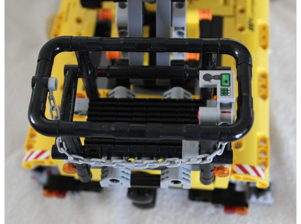Lego Moc Truck With Lifting Platform Alternative 42108 By Omanb571