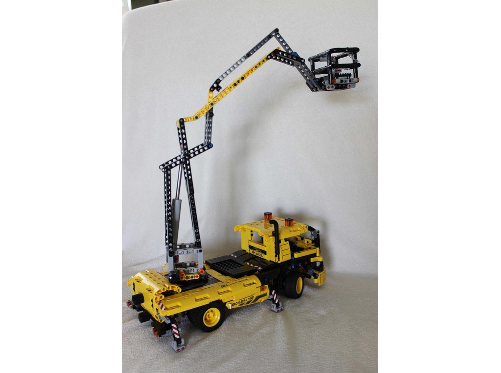 Lego Moc Truck With Lifting Platform Alternative 42108 By Omanb571
