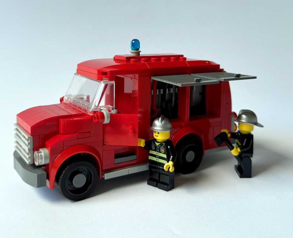 LEGO MOC Fire Engine by HDbrix | Rebrickable - Build with LEGO