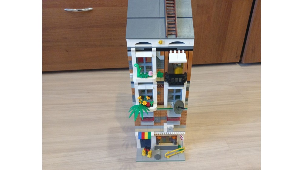 LEGO MOC Modular House "kebab shop" with apartments by kovchenkovskiy ...