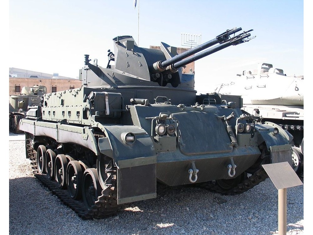 LEGO MOC M42 Duster AA SPG by etphhm | Rebrickable - Build with LEGO