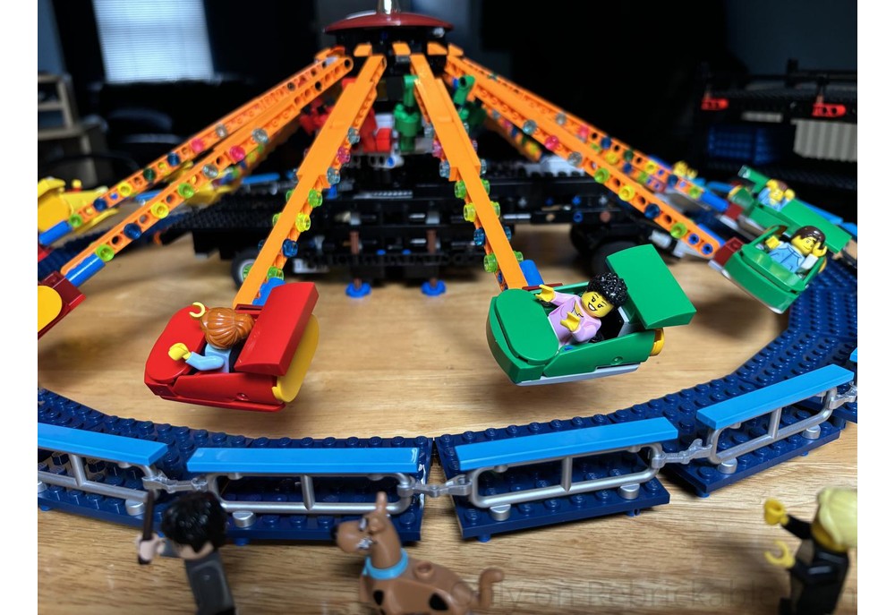 LEGO MOC Fairground Hurricane Jets ride by Gdale | Rebrickable - Build ...