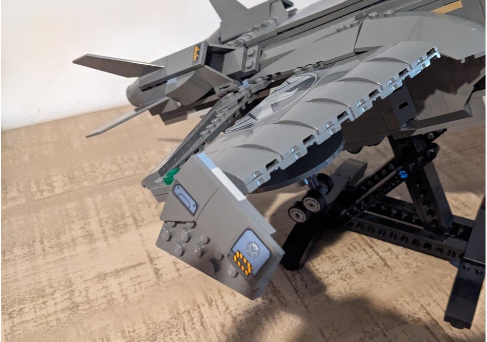 LEGO MOC Quinjet moving cockpit and interior Mod by AurebeshBricks ...