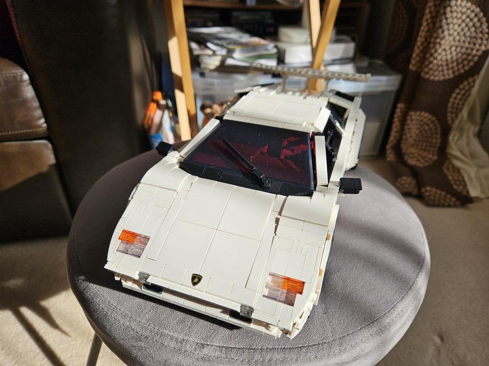 LEGO MOC Fixing the 10337 Countach by Brickmethis | Rebrickable - Build ...