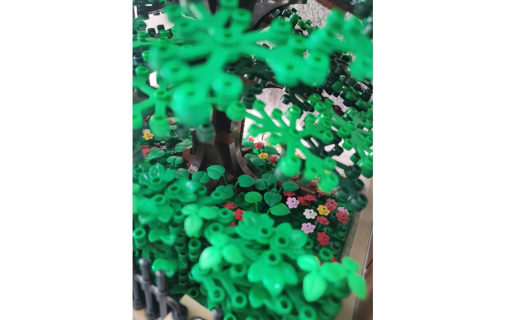 LEGO MOC Vacant lot with tree and hedge - Baulücke mit Baum und Hecke ...